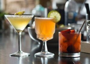 15 Resep Cocktail Simpel yang Bisa Kamu Coba di Rumah