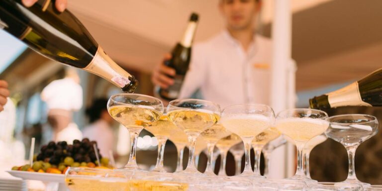 Kenali Resep Mimosa: Kombinasi Champagne dan Jus Jeruk